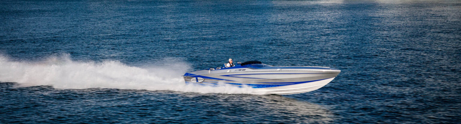 Models - 38 Top Gun - Cigarette Racing NE